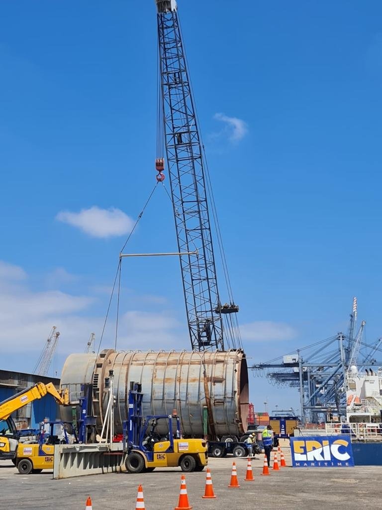 For the first time at Damietta port moving a whole power plant from Damietta port to Al-Arish ...